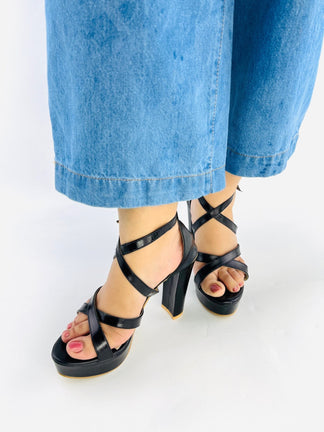 Strappy Black (11057) – Spunkz